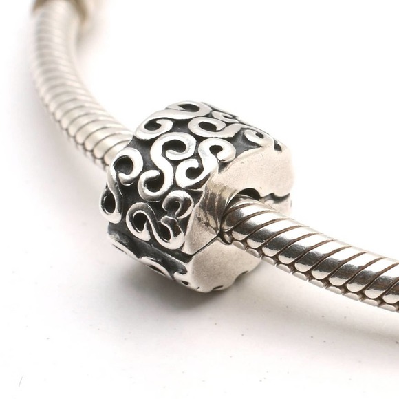 Pandora | Jewelry | Authentic Pandora Swirls Clip | Poshmark